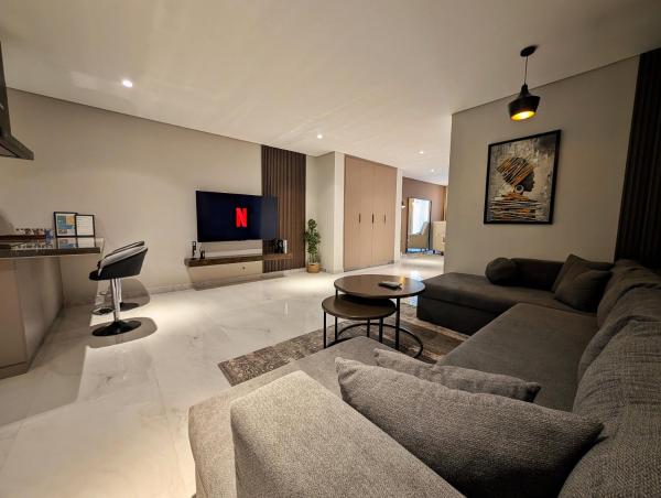 The Avenair Mm Alam One-bed Apartment - Prime Area - 拉哈爾