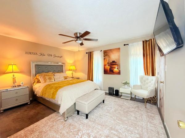 Spacious 2br Home With Fenced Deck, Office And Arcade - Sleeps 6 - Snellville, GA