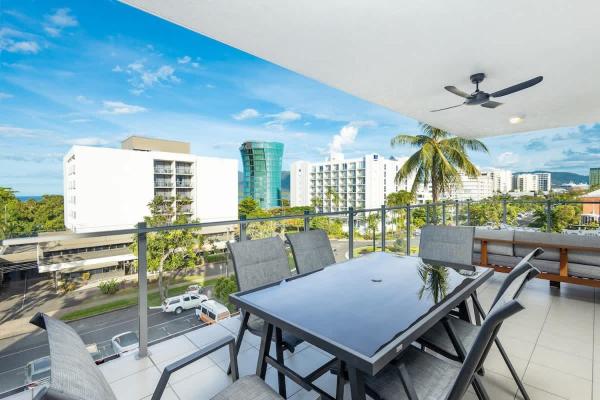 Panorama Cairns - City & Coastal Views With Pool - Cairns