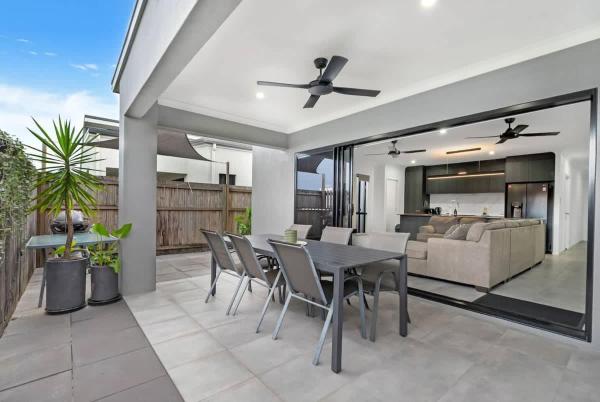 Manoora Haus - Industrial Oasis Near Parks & Beach - Cairns