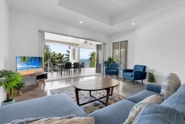 Marron At Island Views—beachfront Boutique Bliss - Palm Cove