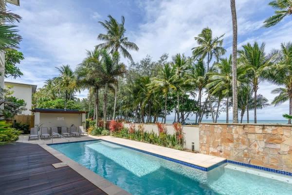 Blanco Beachfront Beauty - Chic Palm Cove Hideaway - Palm Cove