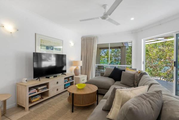 Paradise At Coral Horizons - Retro Beachfront Locale - Palm Cove