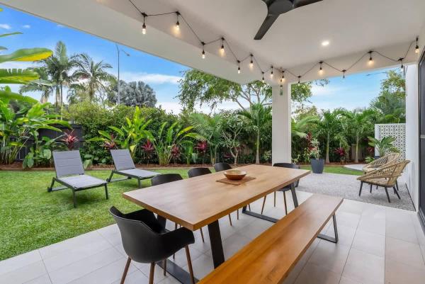 Argentea Cove - Poolside Escape Near Palm Cove Beach - Palm Cove