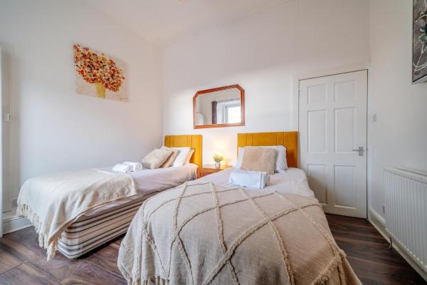 Wee Clan Apartment, Sleep 6, City Centre! - Edinburgh