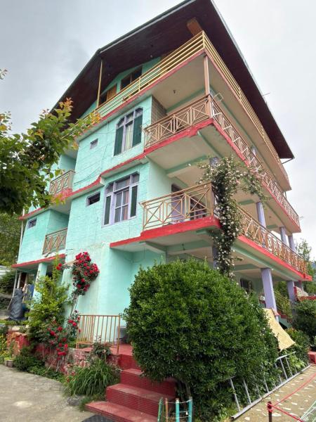 Nirvana Stays And Cafe - Manali