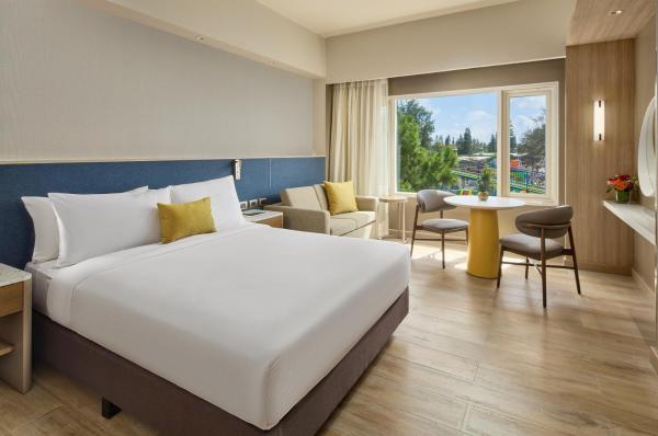 Taal Vista Hotel - Talisay