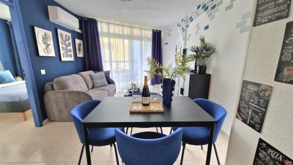 Blue You Away - Las Americas - Los Cristianos