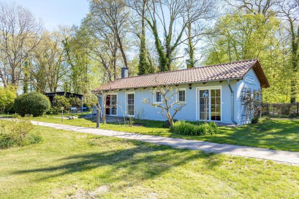 Bungalow Am Haussee - 布蘭登堡