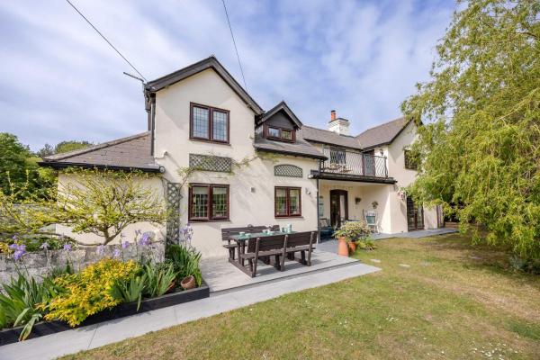 The Willows - Charming Railway Woodland Cottage With Log Burner - Bournemouth