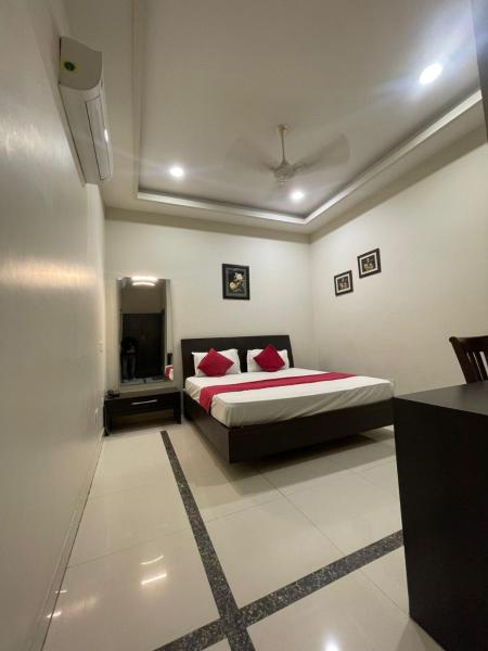 Hotel Oval Hut - Jalandhar