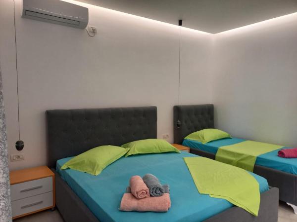 Rovoelea Apartments - Himarë