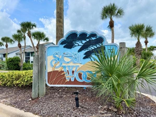 A Peaceful Coastal Escape Just Steps From The Sand - New Smyrna Beach, FL