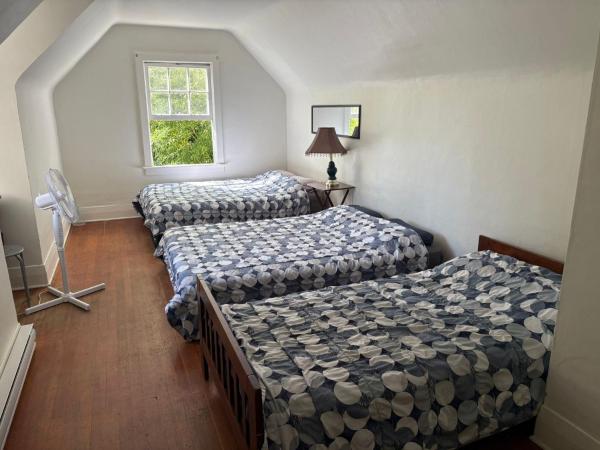 Quiet Garden Suite Near Yvr Airport With Free Parking - West Vancouver