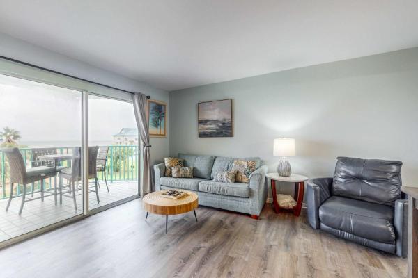 Waterfront Condo With Shared Pool & Hot Tub - Near Dining & The Beach - Alabama