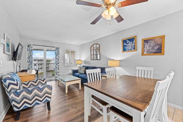 Coastal 3rd Floor Condo With Pools Hot Tubs Tennis Balcony & Elevator - Alabama