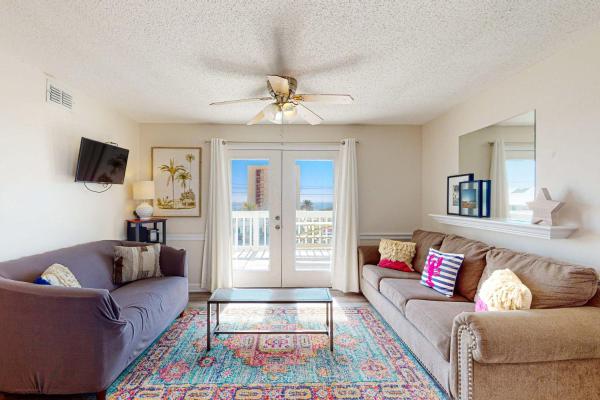 Top-floor Condo With Pool & Great Views - Close To The Beach - Gulf Shores, AL