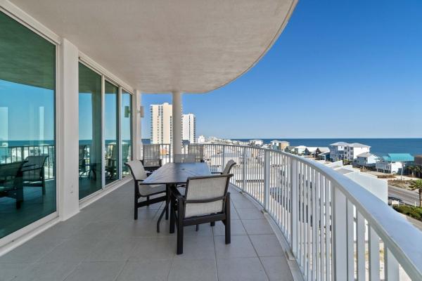 Luxurious Condo With Pool Hot Tub & New Bedroom Furniture - Steps To The Beach - Gulf Shores, AL