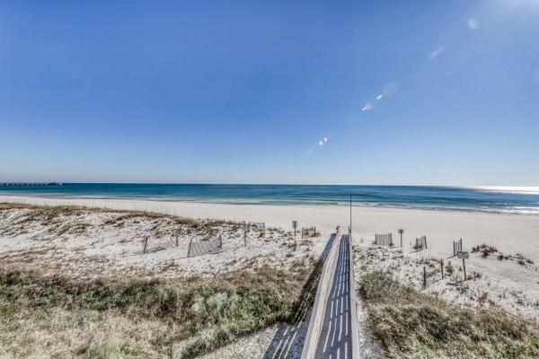 Gulf-front Condo W Great Location Beach Access & Shared Pool Hot Tub - Gulf Shores, AL