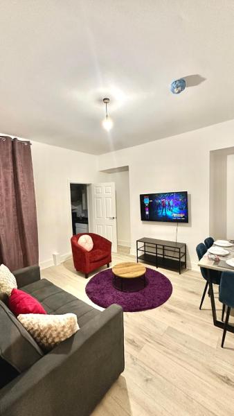 Jarrow 2-bed Contractor And Family Stay, Sleeps 6 - South Shields