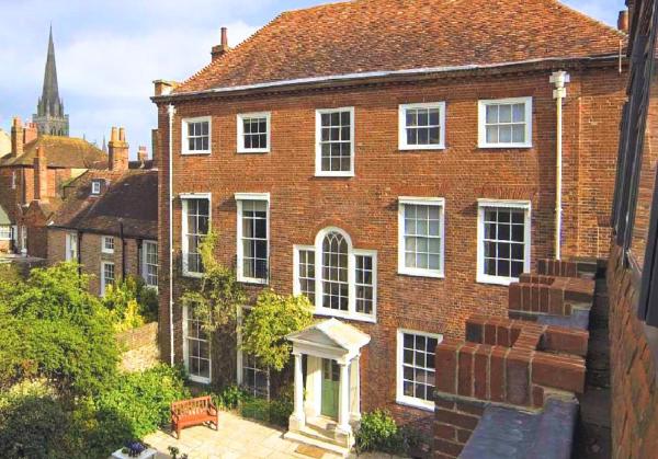 Georgian House - Great For Groups & Celebrations! Located In Central Chichester With Parking - Chichester Holiday Properties - 햄프셔