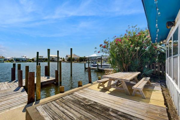 Bayfront Home With Private Dock Deck & Sleeper Porch - Dog-friendly - Dauphin Island, AL