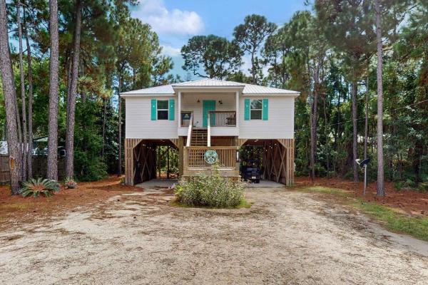 Island Home With Spacious Deck Lower Patio Free Wifi & Beach Access Nearby - Dauphin Island, AL