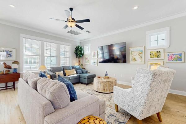 Gorgeous Coastal Home With Plenty Of Space And Easy Beach Access - Alabama