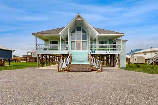 Two-story Dog-friendly Home With Partial Ocean Views Decks Private Washer Dryer - Dauphin Island, AL
