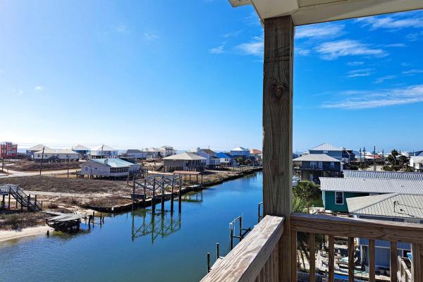 Waterfront Home With Kayaks Private Grill And Boat Dock - Dauphin Island, AL
