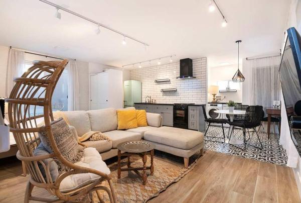 Beautiful Studio Apt Near Beverly Hills With Kitchen And Washer And Dryer - Beverly Hills, CA
