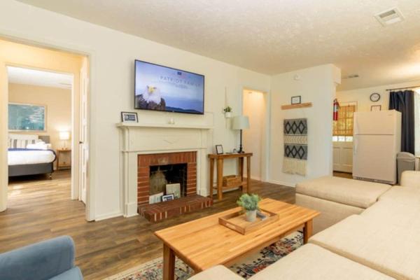 Centrally Located- The Delightful Doubles Unit E - Columbus, GA