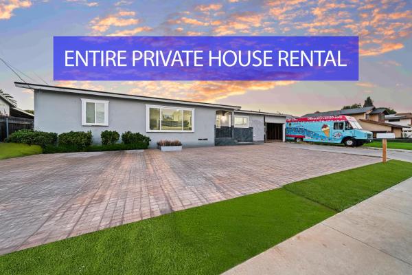 Entire Private Home With 4 Bedrooms 2 Bathrooms, King Bed, 80 Tv, Gated Yard, Ranch Style, Available Now - Santee, CA