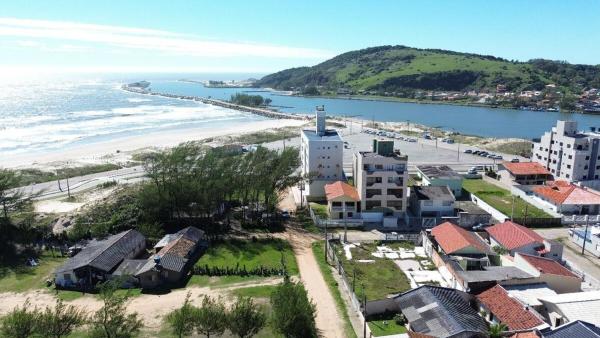 A 1 Minuto Da Praia - Casa Com 5 Quartos - Laguna