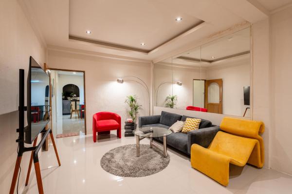 Wonderful Private House 4 Bed In Sathorn Near Siam Rooftop 12 Min By Walk To Bts Saint Louis - Bangkok
