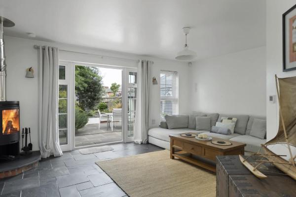 Spacious House Large Patio & Free Parking - Devon
