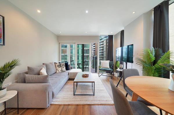 Modern 2br Riverside Apartment With Balcony And Gym - Chelsea