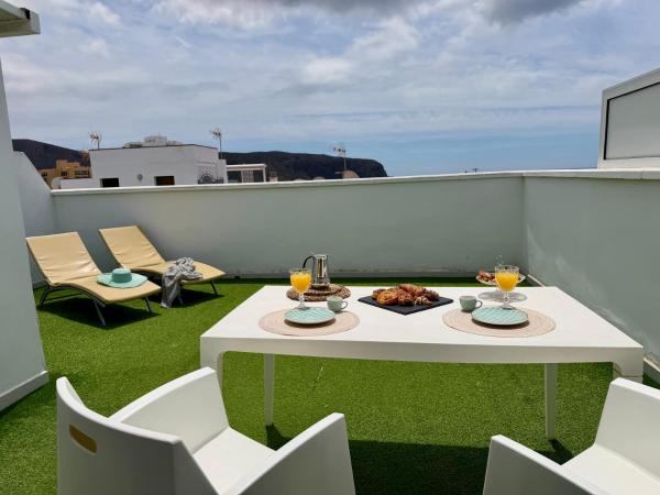 Luxury Penthouse Sea View Hortensia Apartments, Los Cristianos, Tenerife - Los Cristianos