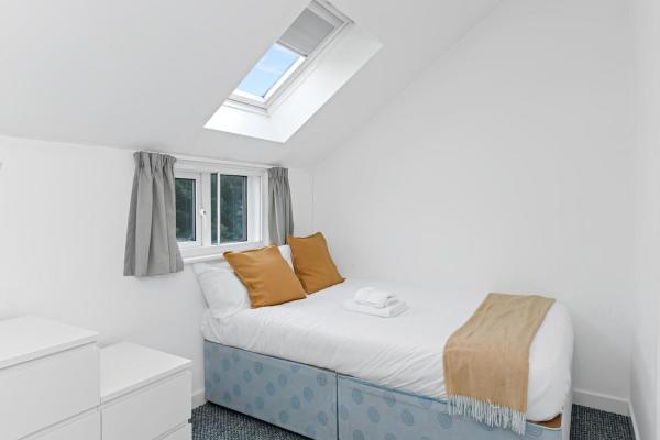 Spacious 6-bed Home Sleeps 12, Near Highfields Park - Nottingham