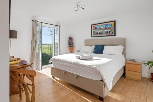 Spacious 6-bed Countryside Home Surrounded By Nature - Norfolk