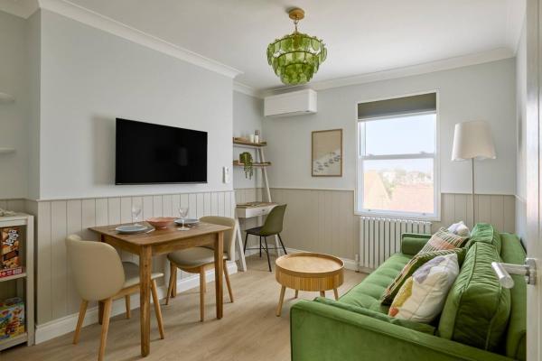 Coastal Calm - Quiet 1-bedroom Flat By The Beach - Viking Bay