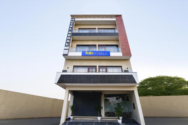Fabhotel Regal Palace Stay - Chandigarh