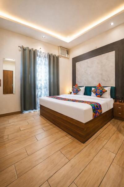 Goyal Hotel - Hotel Vasudha Residency Near Prem Mandir, Vrindavan - Vrindavan