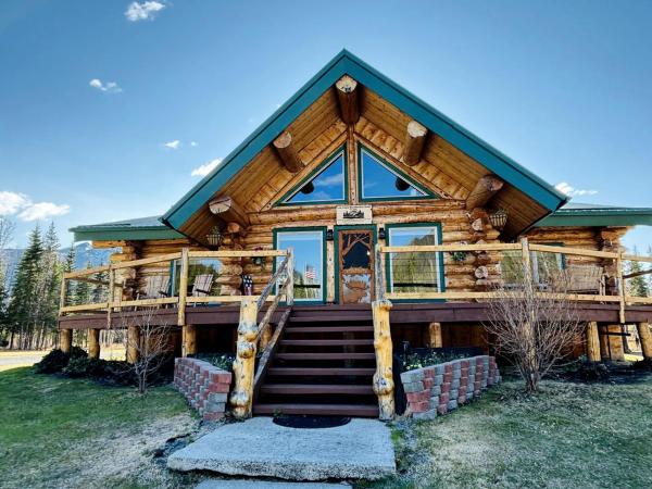 Scenic Luxury Lodge With 360° Mountain Views & Creekside Sauna Near Log Cabin Creek, Tok Alaska - Wrangell-St. Elias National Park
