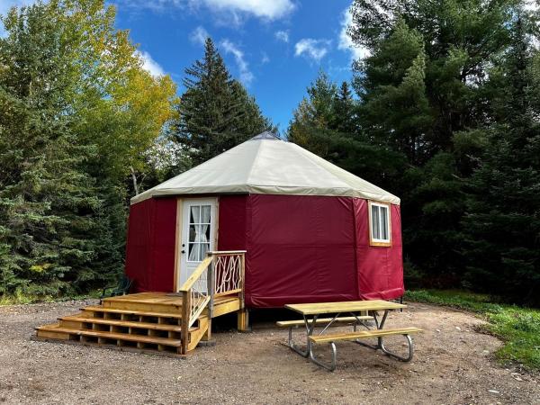 Cozy Woodland Yurt Retreat With Firepit & Kitchenette Near Orr, Minnesota - Minnesota