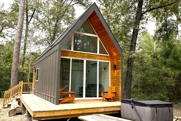 Impressive Cabin With Hammock In Montgomery, Texas - Lake Conroe, TX
