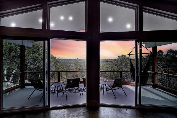 Modern Cabin For Four In Wimberley, Texas, For Glamping Escapes In Nature - Wimberley, TX