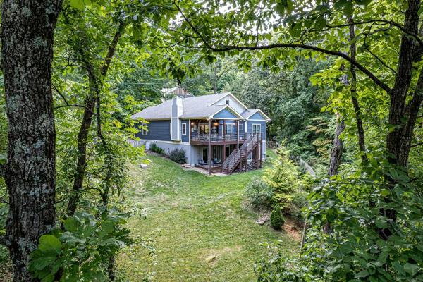 Impressive Cabin With Great Surroundings In Chattanooga, Tennessee - Chattanooga, TN
