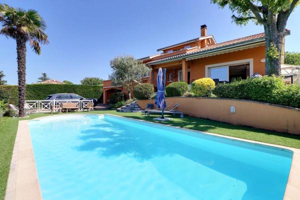Villa Palmera Exceptional Home With Swimming Pool And Panoramic Views - Neuville-sur-Saône