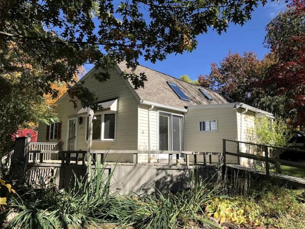 Stunning Cottage With Fire Pit And Access To Great Hiking Trails In Keuka Park, New York - Finger Lakes, NY